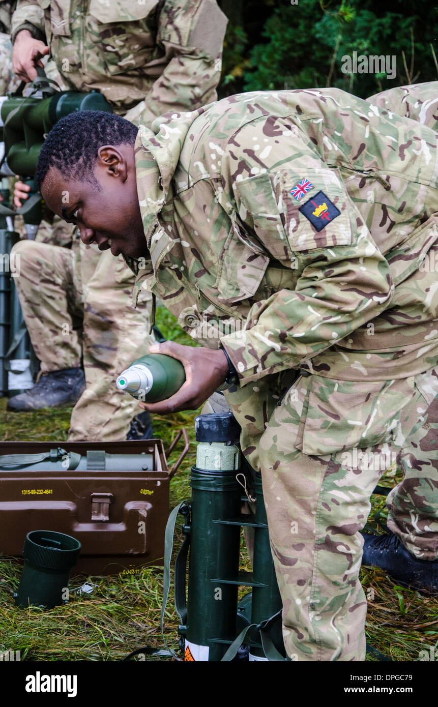 81mm mortar he rounds hi-res stock photography and images - Alamy
