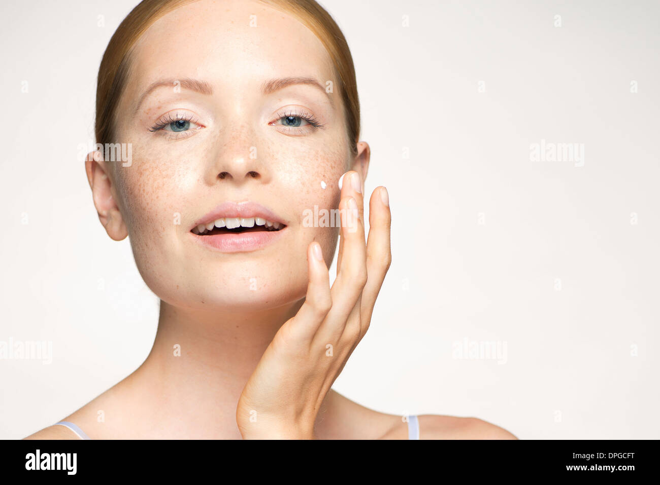 Moisturizing hi-res stock photography and images - Alamy