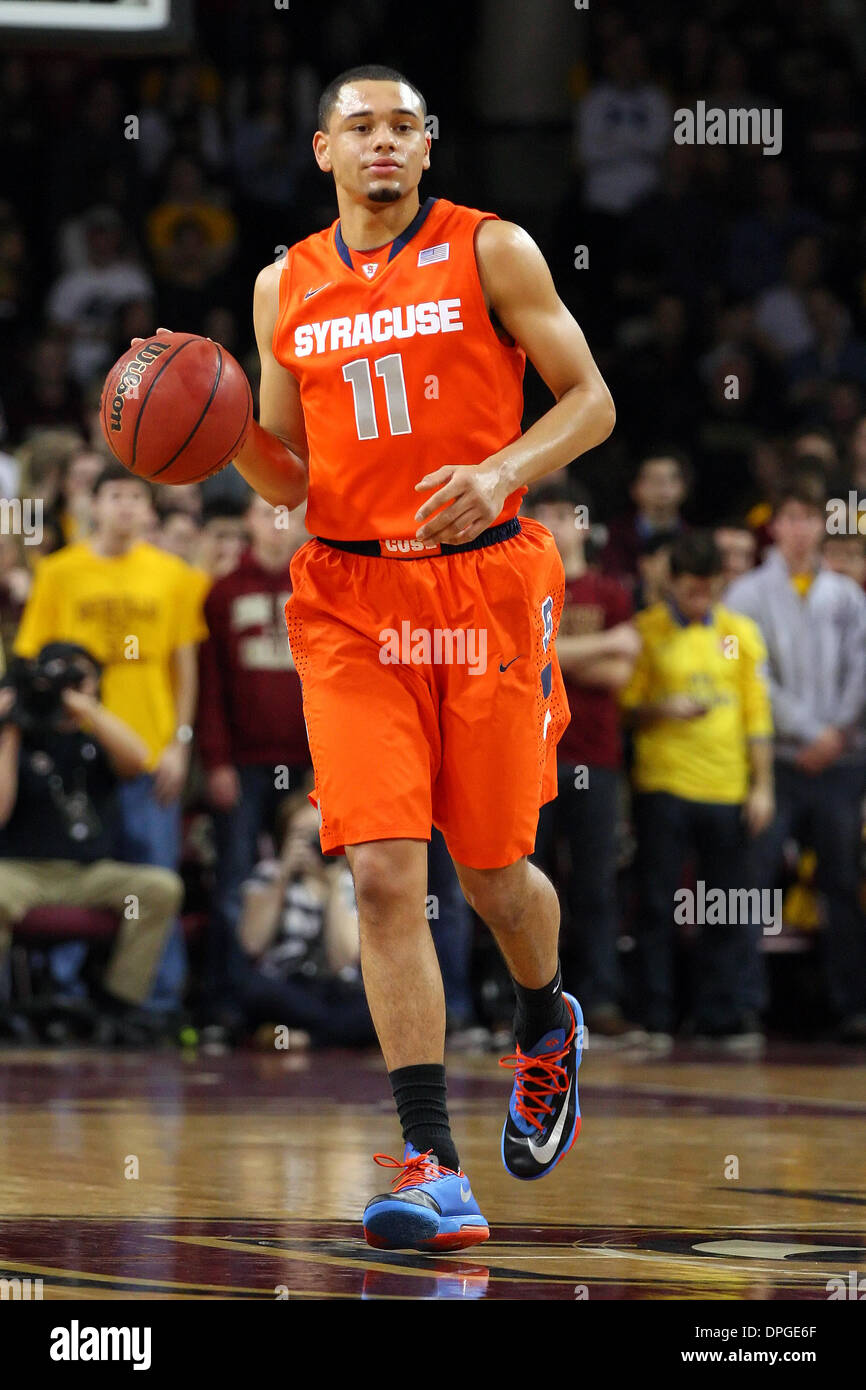 Chestnut Hill, Massachusetts, USA. 14th Jan, 2014. January 13, 2014 ...