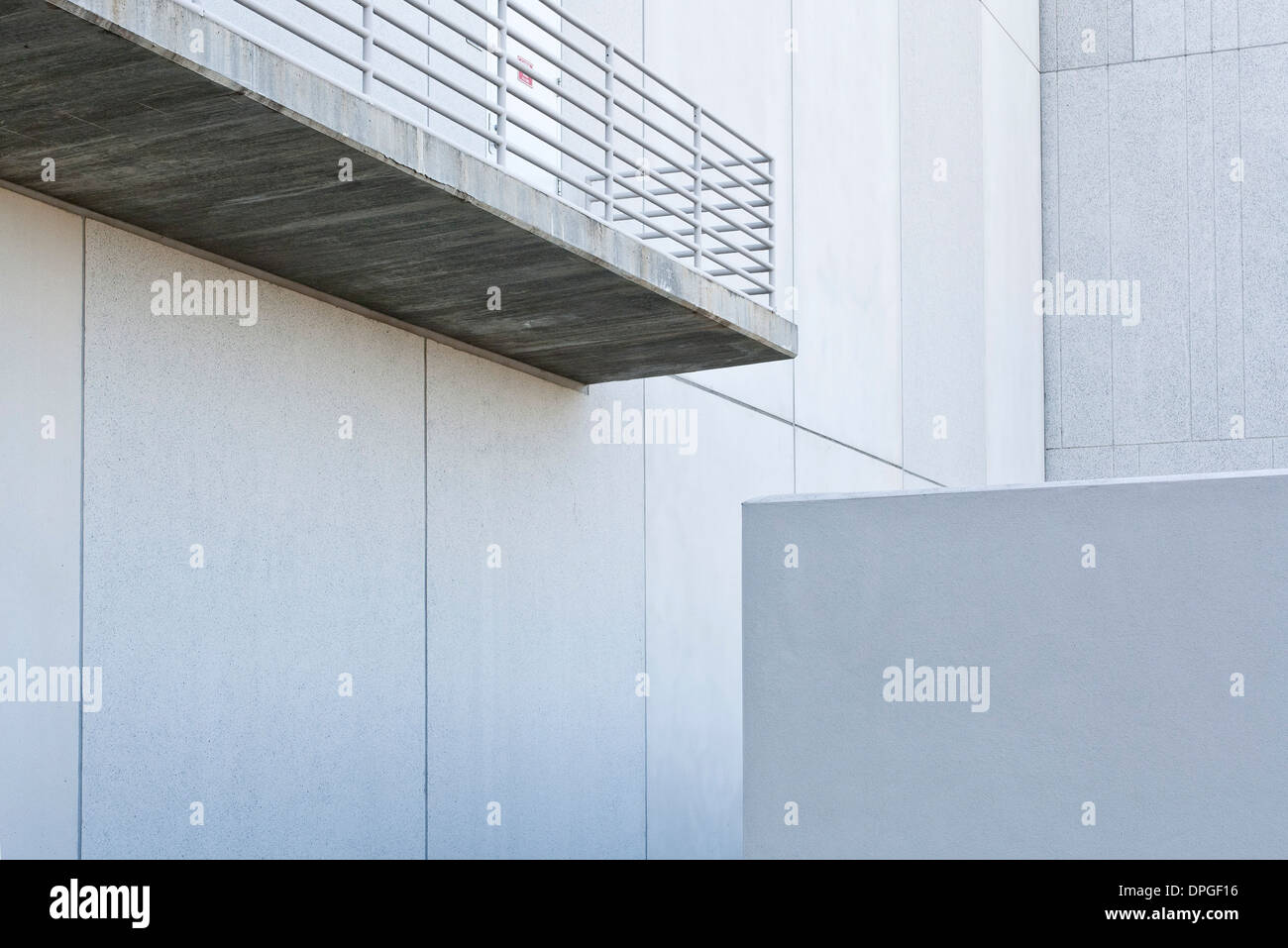 Building without balconies hi-res stock photography and images - Alamy