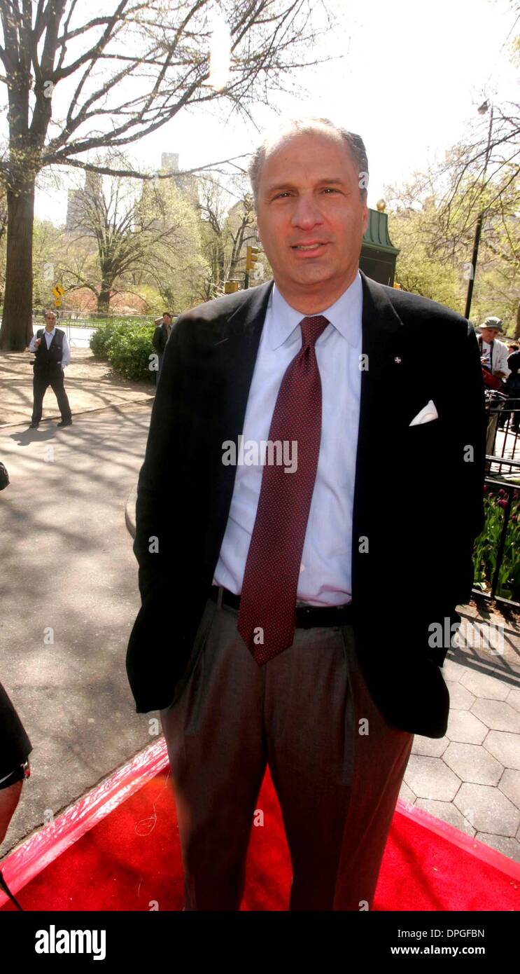 Apr. 24, 2006 - New York, New York, U.S. - K52885RM.RIBBON-CUTTING ...