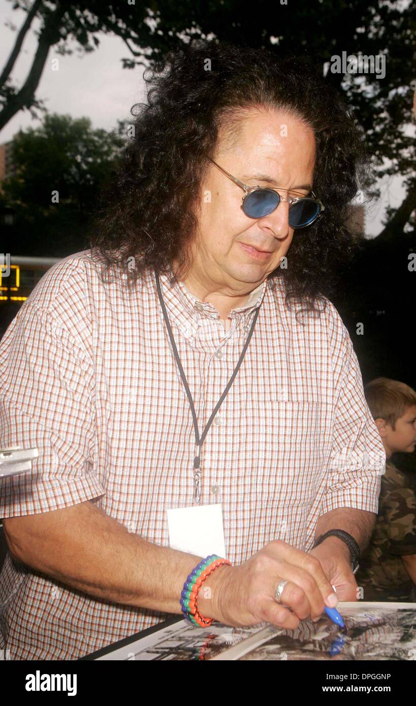 July 26, 2006 - New York, New York, U.S. - HIPPIEFEST AT ASSER LEVY ...