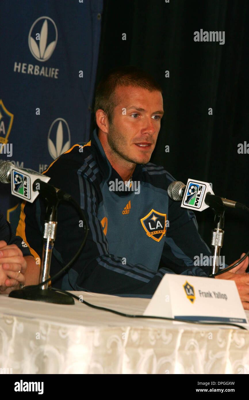 Aug. 16, 2006 - New York, New York, U.S. - DAVID BECKHAM PRESS ...