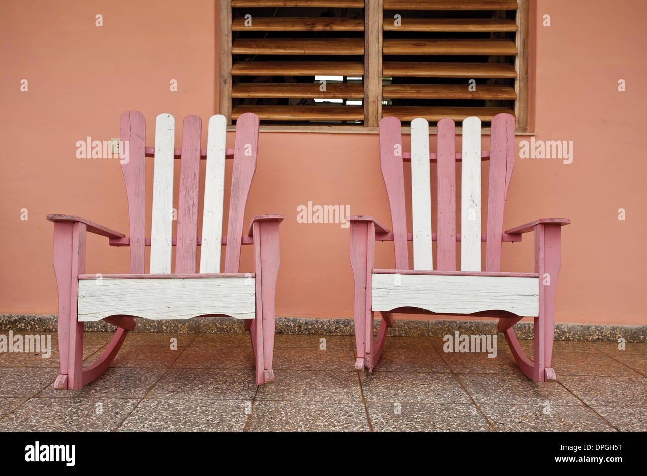 Image of two rocking chairs hi-res stock photography and images - Alamy