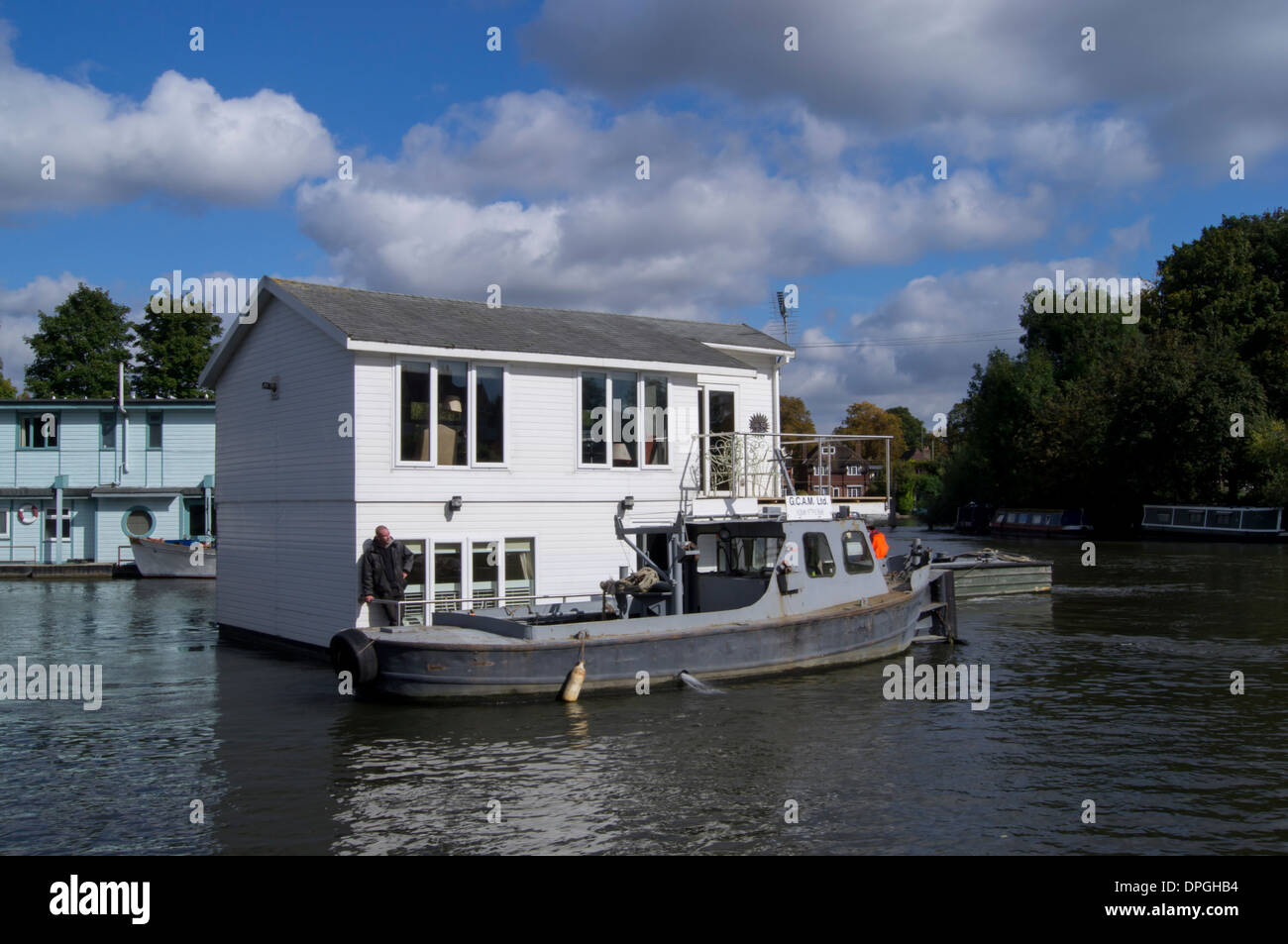 Houseboat uk hi-res stock photography and images - Alamy