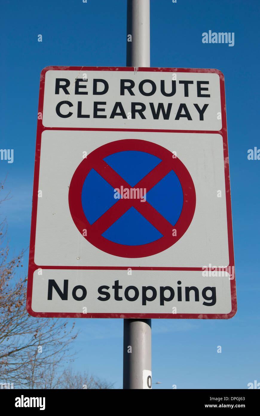 Road clearway sign uk hi-res stock photography and images - Alamy