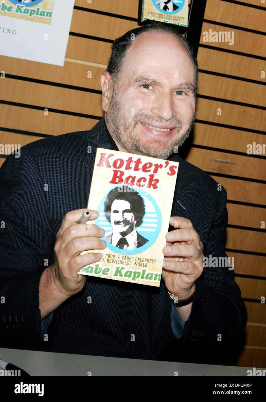 Gabe kaplan hi-res stock photography and images - Alamy