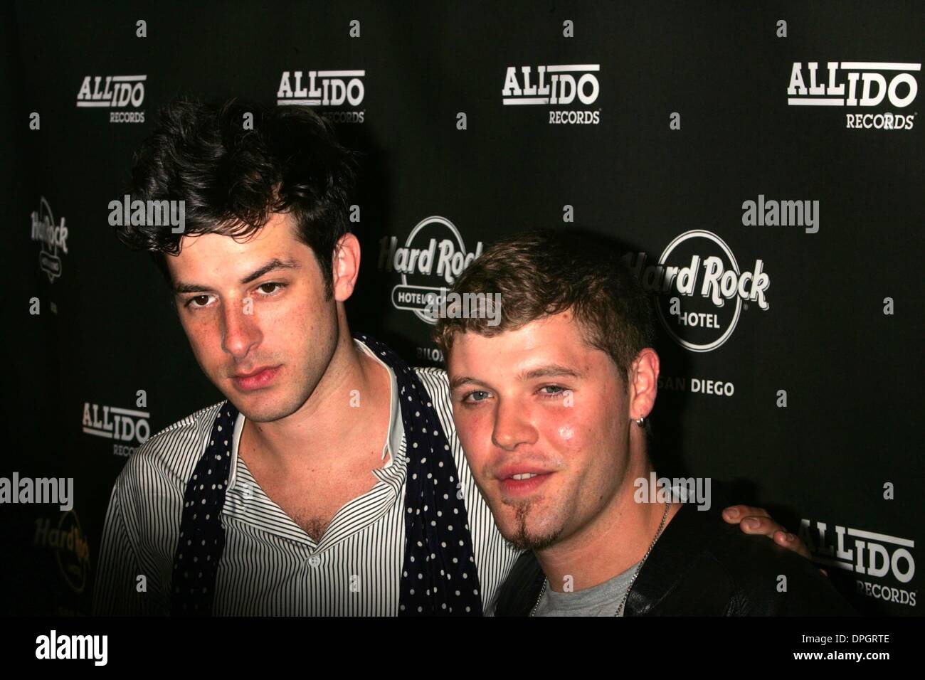 Mark Daniel Ronson High Resolution Stock Photography and Images - Alamy