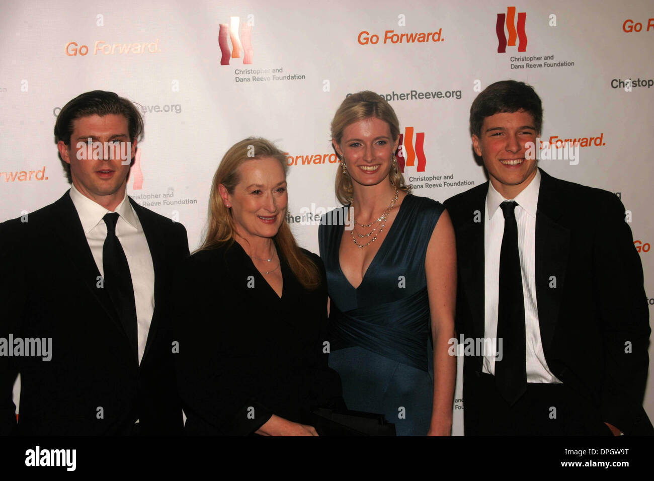Nov. 12, 2006 - New York, New York, U.S. - THE CHRISTOPHER AND DANA ...