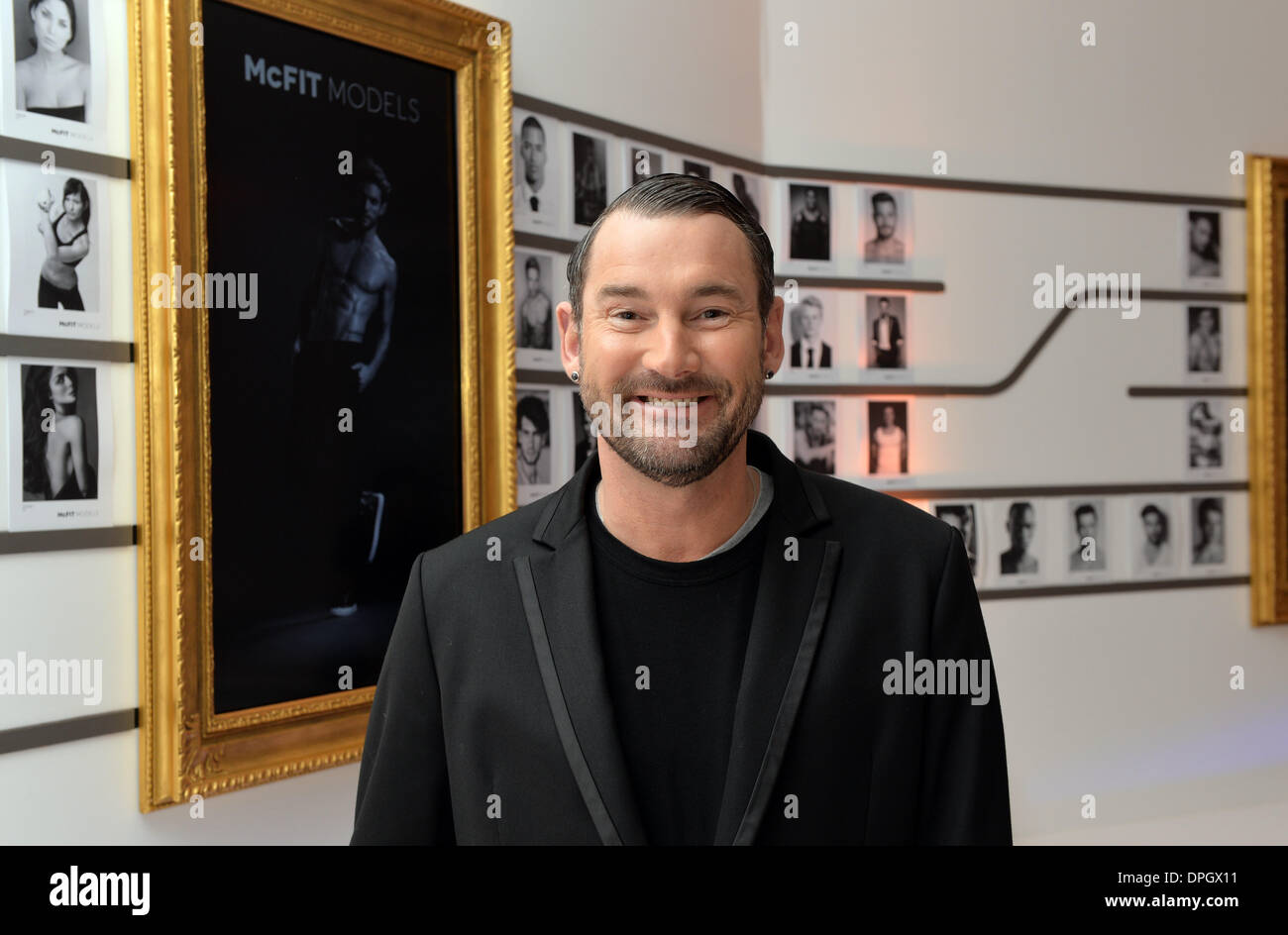 Model agency hi-res stock photography and images - Alamy