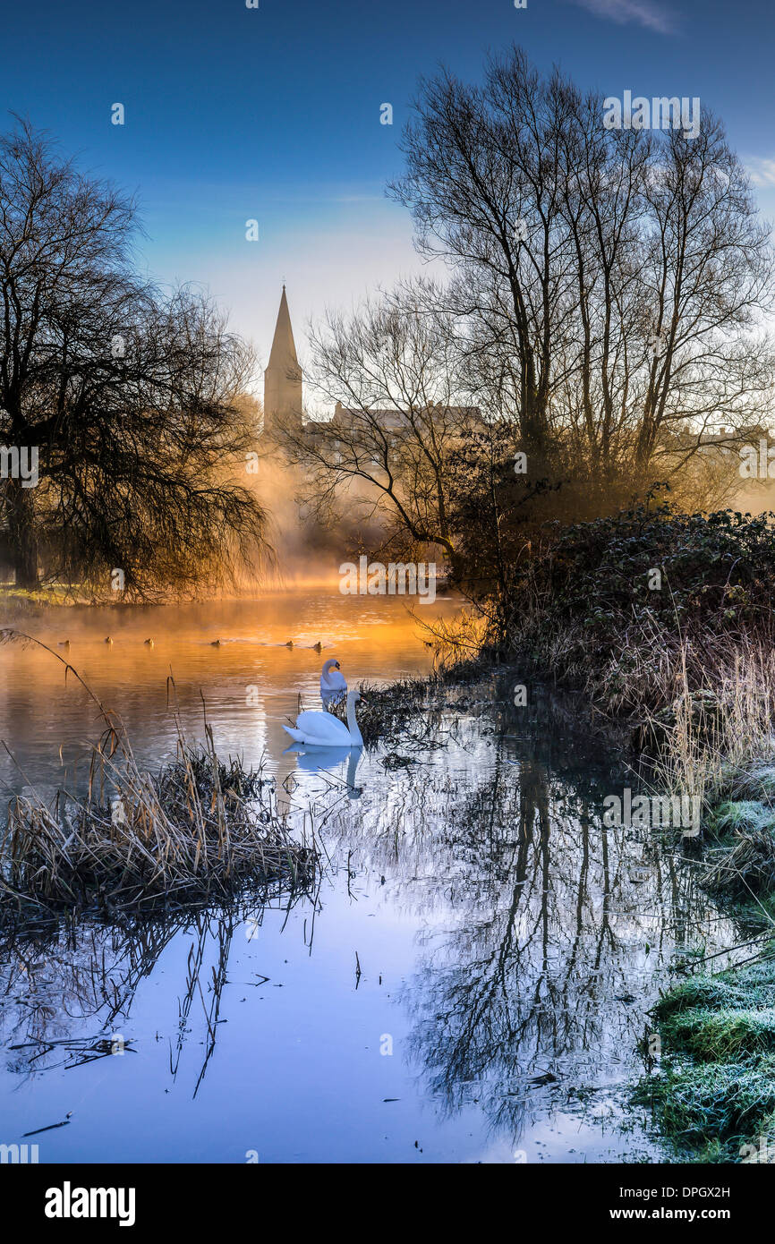 Malmesbury, Wiltshire. 14th Jan, 2014. The first rays of a winter ...