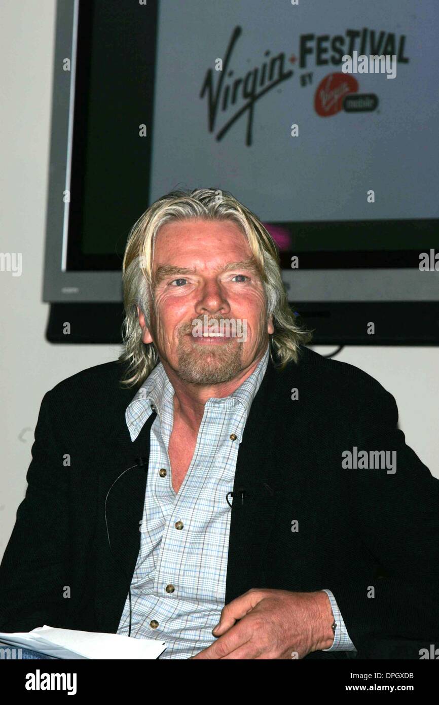 Richard branson virgin mobile hi-res stock photography and images - Alamy