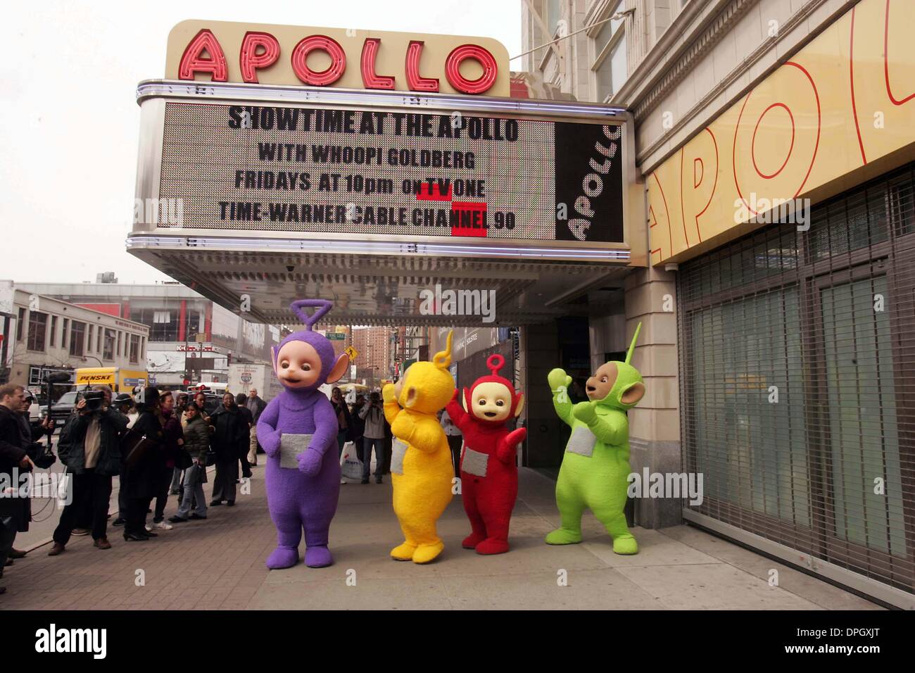 World Famous Apollo Theatre High Resolution Stock Photography and ...