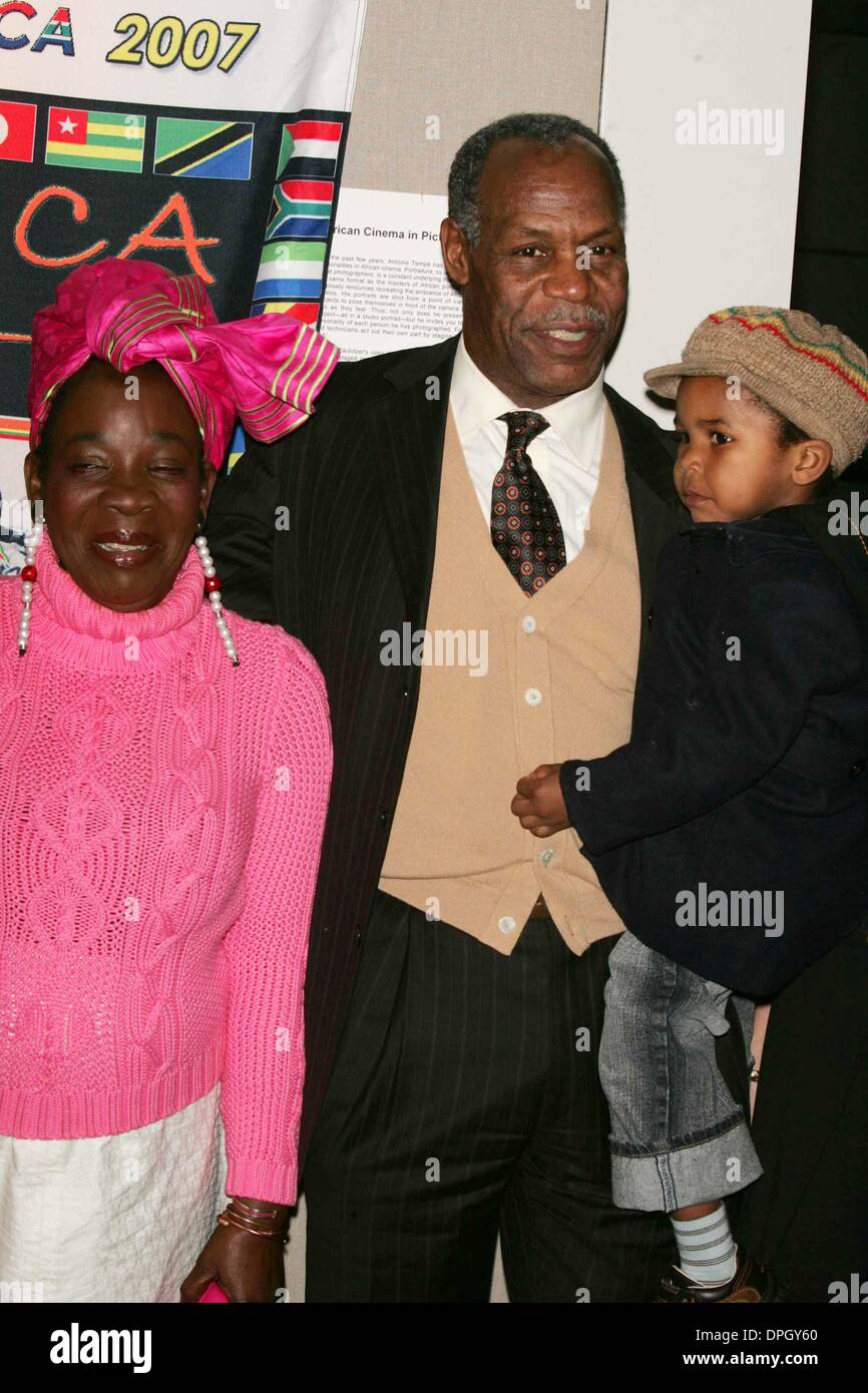 Apr. 7, 2006 - New York, New York, U.S. - DANNY GLOVER WITH GRANDSON ...