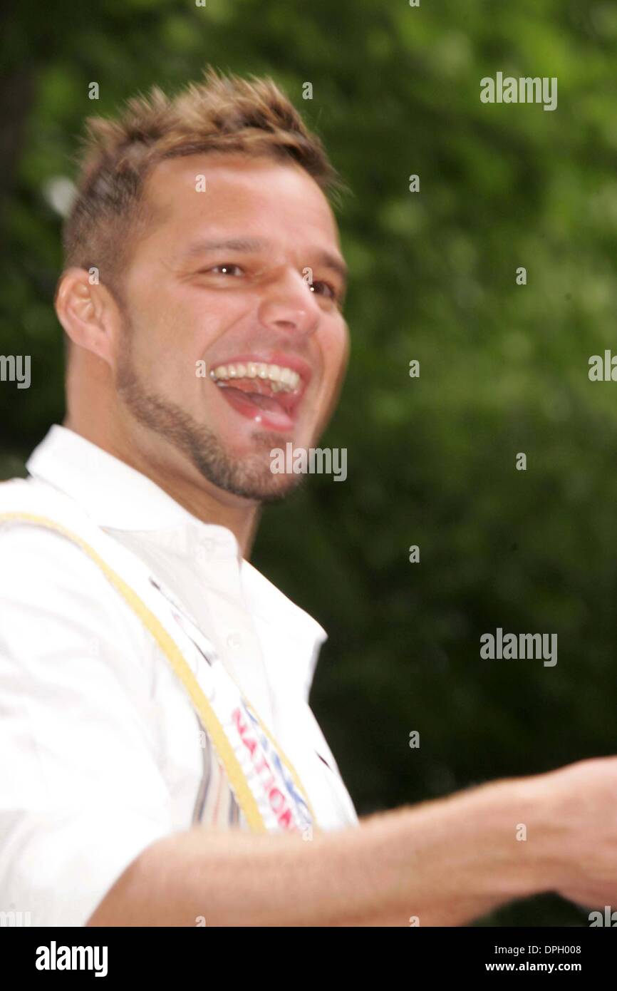 June 9, 2006 - New York, New York, U.S. - RICKY MARTIN IS GRAND ...