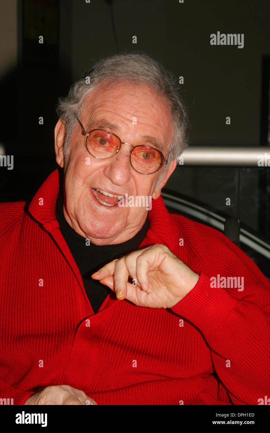 Nov. 16, 2006 - New York, New York, U.S. - MIKE CARBONARO'S BIG APPLE ...