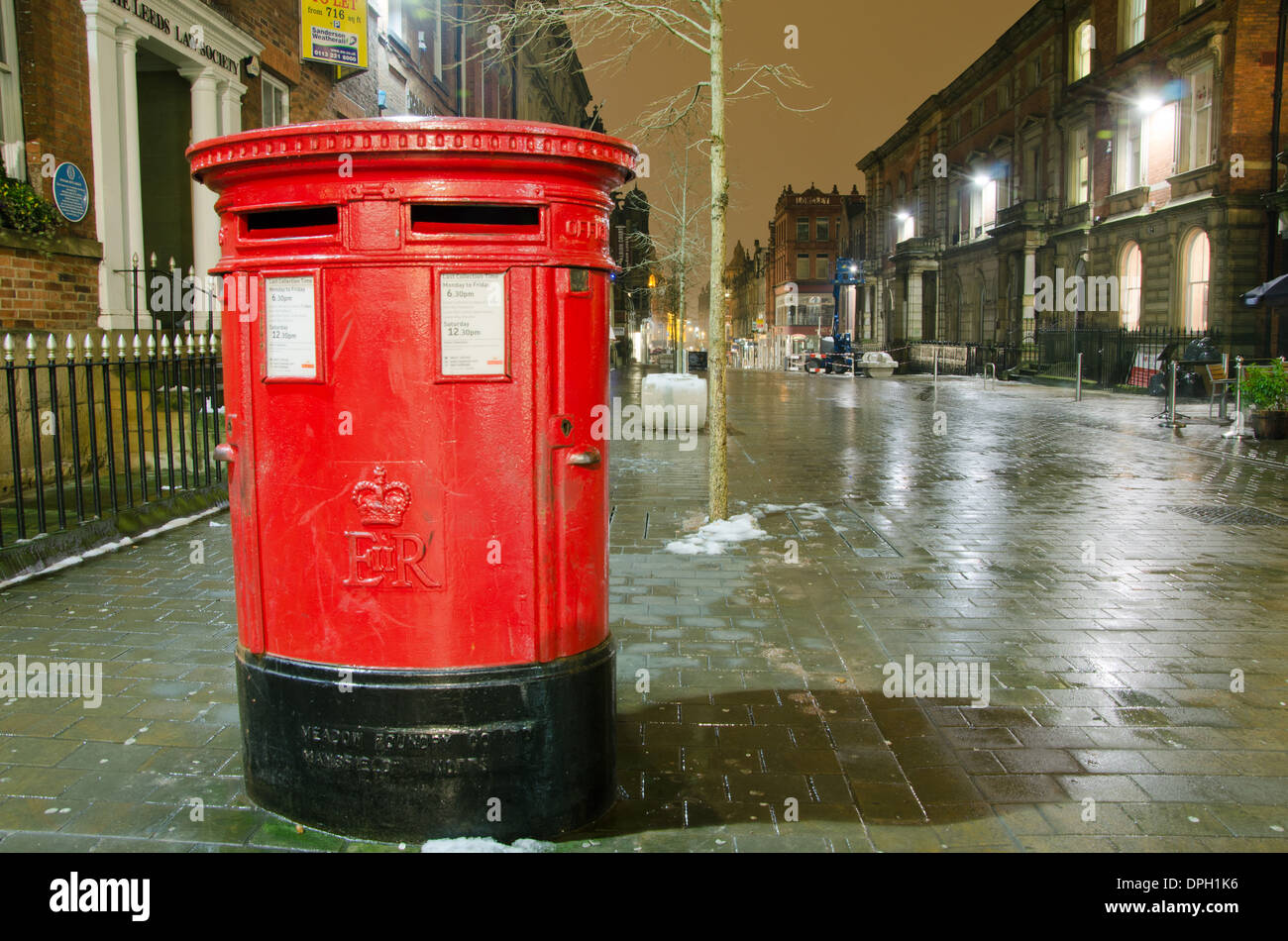 Night city scape street scene of deserted pedestrian precinct Stock ...