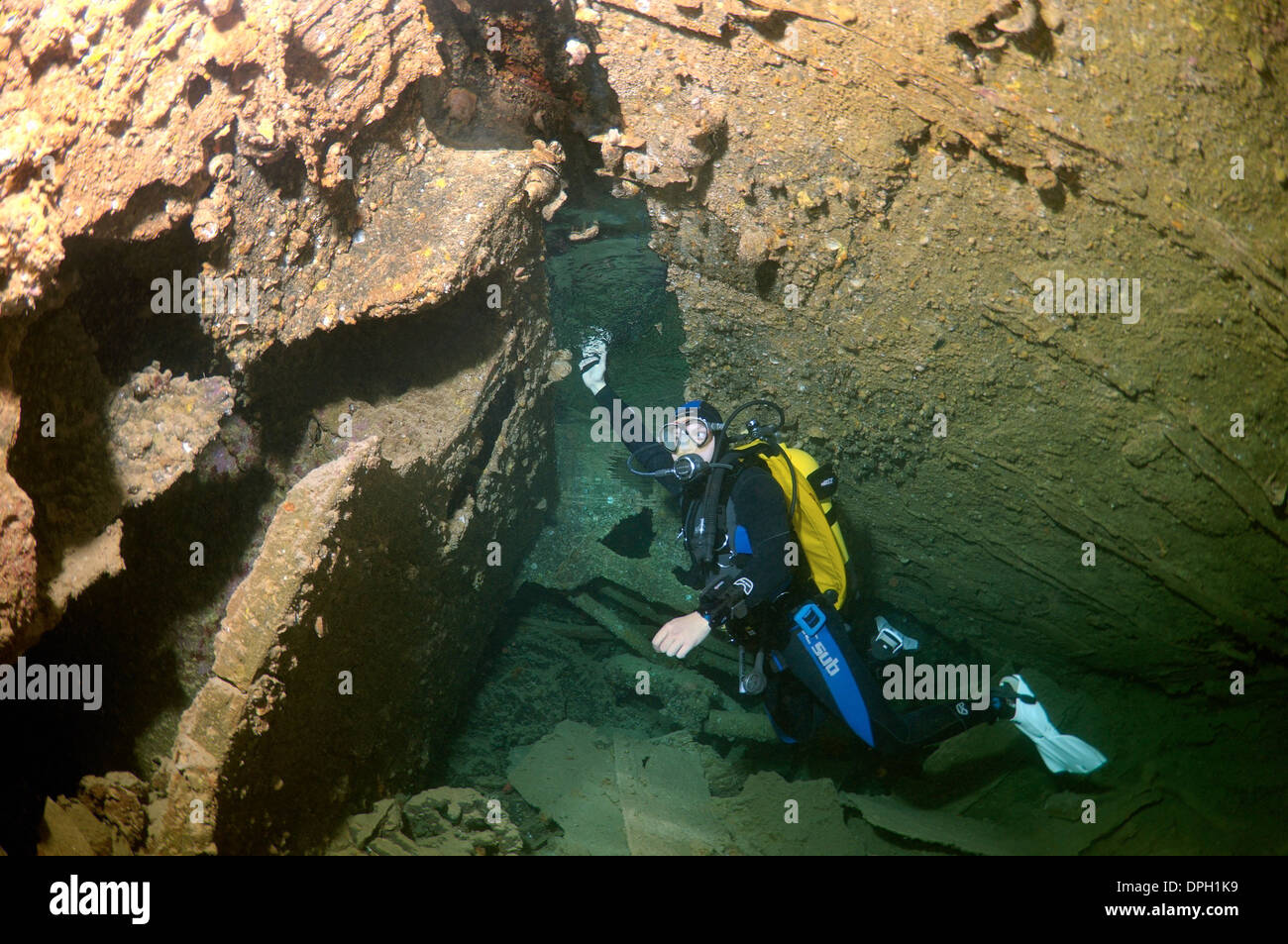 Diving ship wrecks red sea hi-res stock photography and images - Alamy