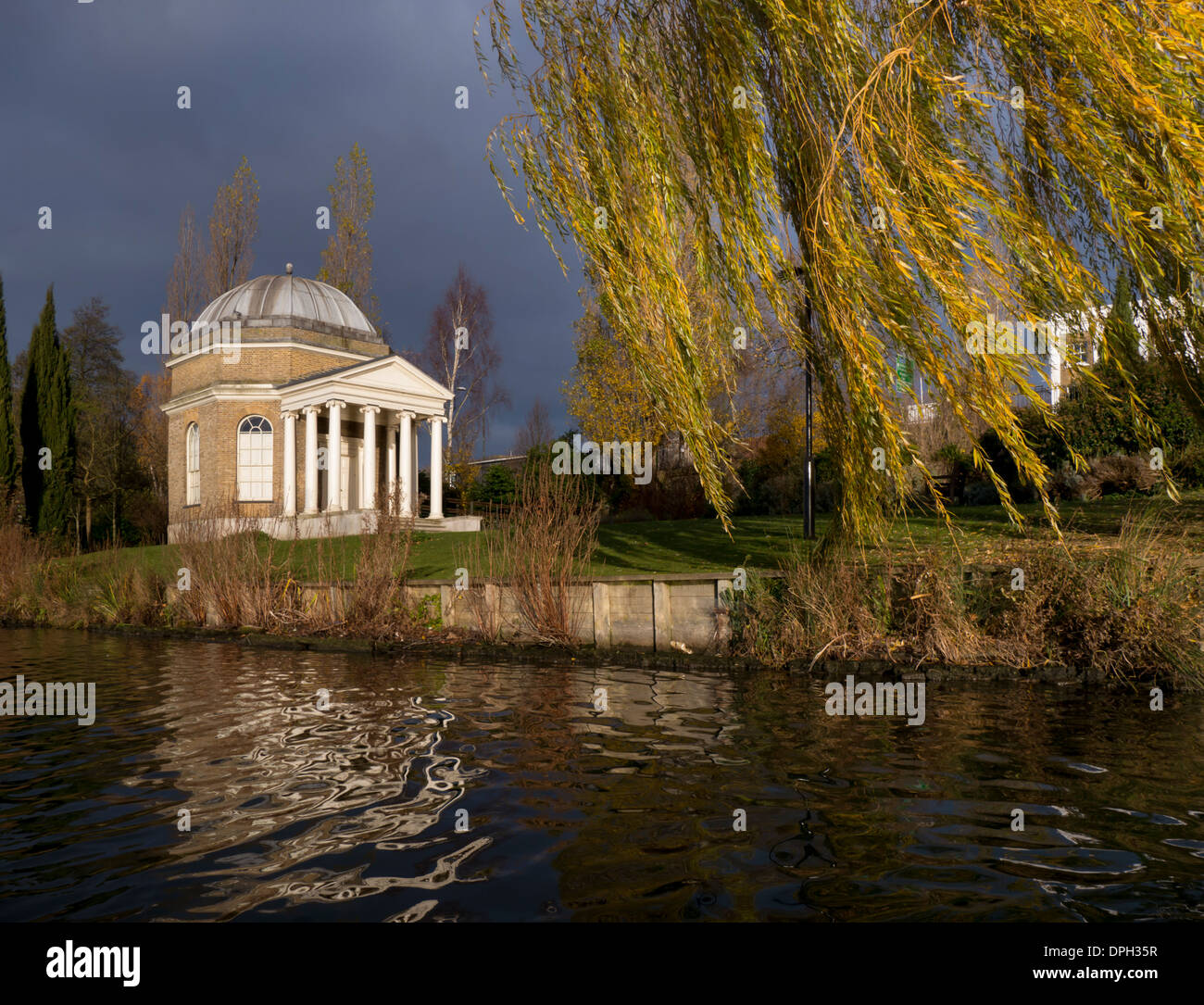 UK, England, Hampton, Garricks Temple autumn Stock Photo - Alamy