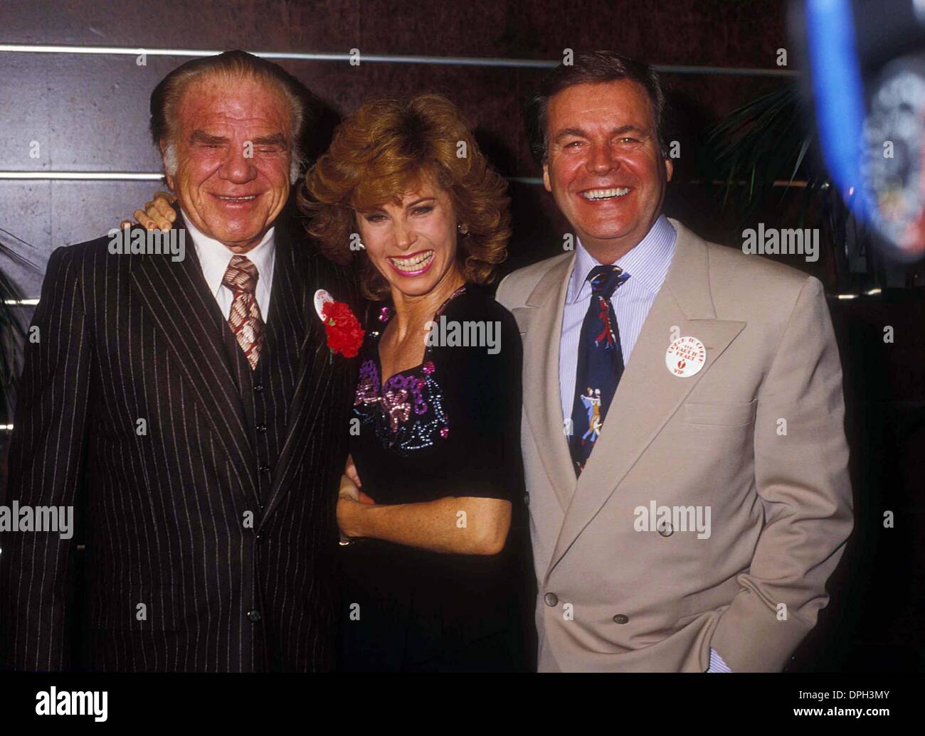 Aug. 2, 2006 - Hollywood, California, U.S. - ROBERT WAGNER WITH LIONEL ...