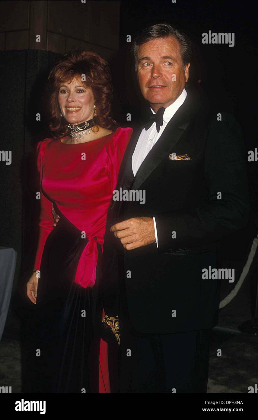 Aug. 2, 2006 - Hollywood, California, U.S. - ROBERT WAGNER WITH JILL ST ...