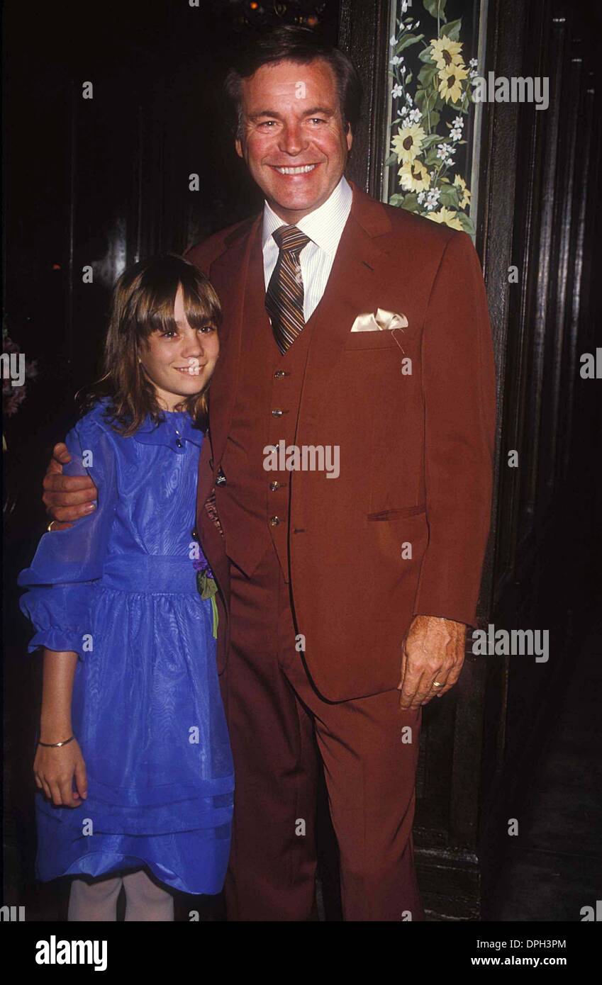 Aug. 3, 2006 - Hollywood, California, U.S. - ROBERT WAGNER WITH NATASHA ...
