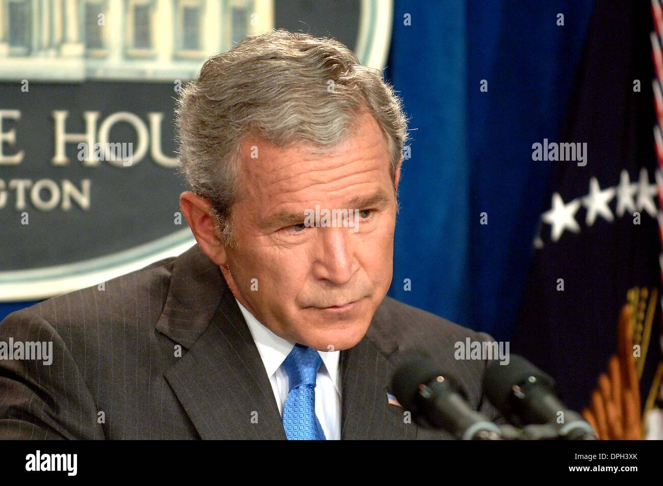 George w bush press briefing hi-res stock photography and images - Alamy
