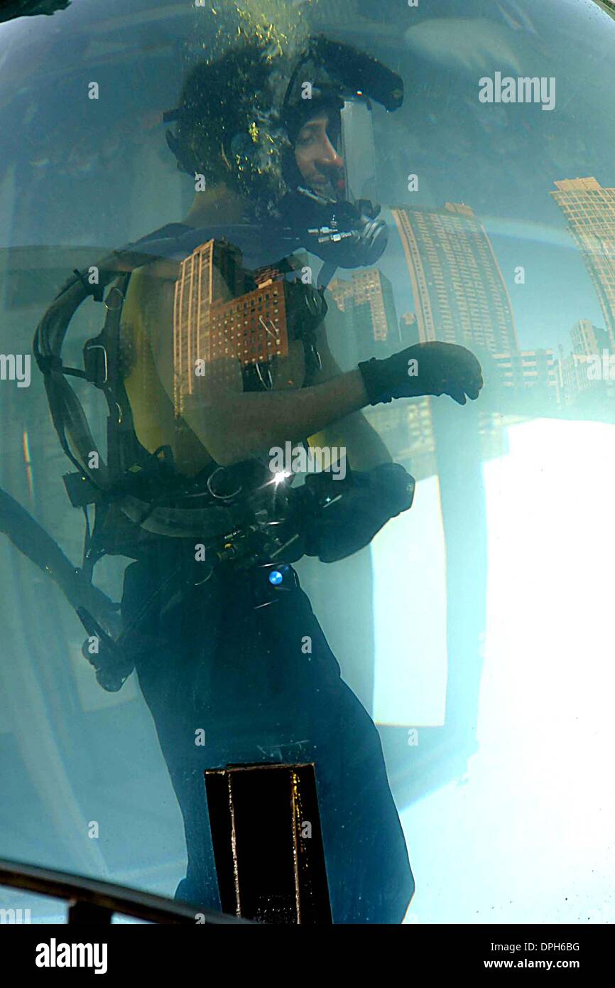 May 1, 2006 - New York, New York, U.S. - K47737ML DAVID BLAINE'S ...