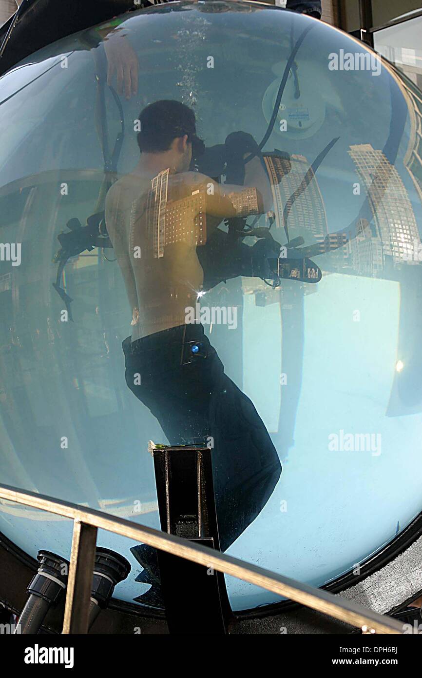 May 1, 2006 - New York, New York, U.S. - K47737ML DAVID BLAINE'S ...