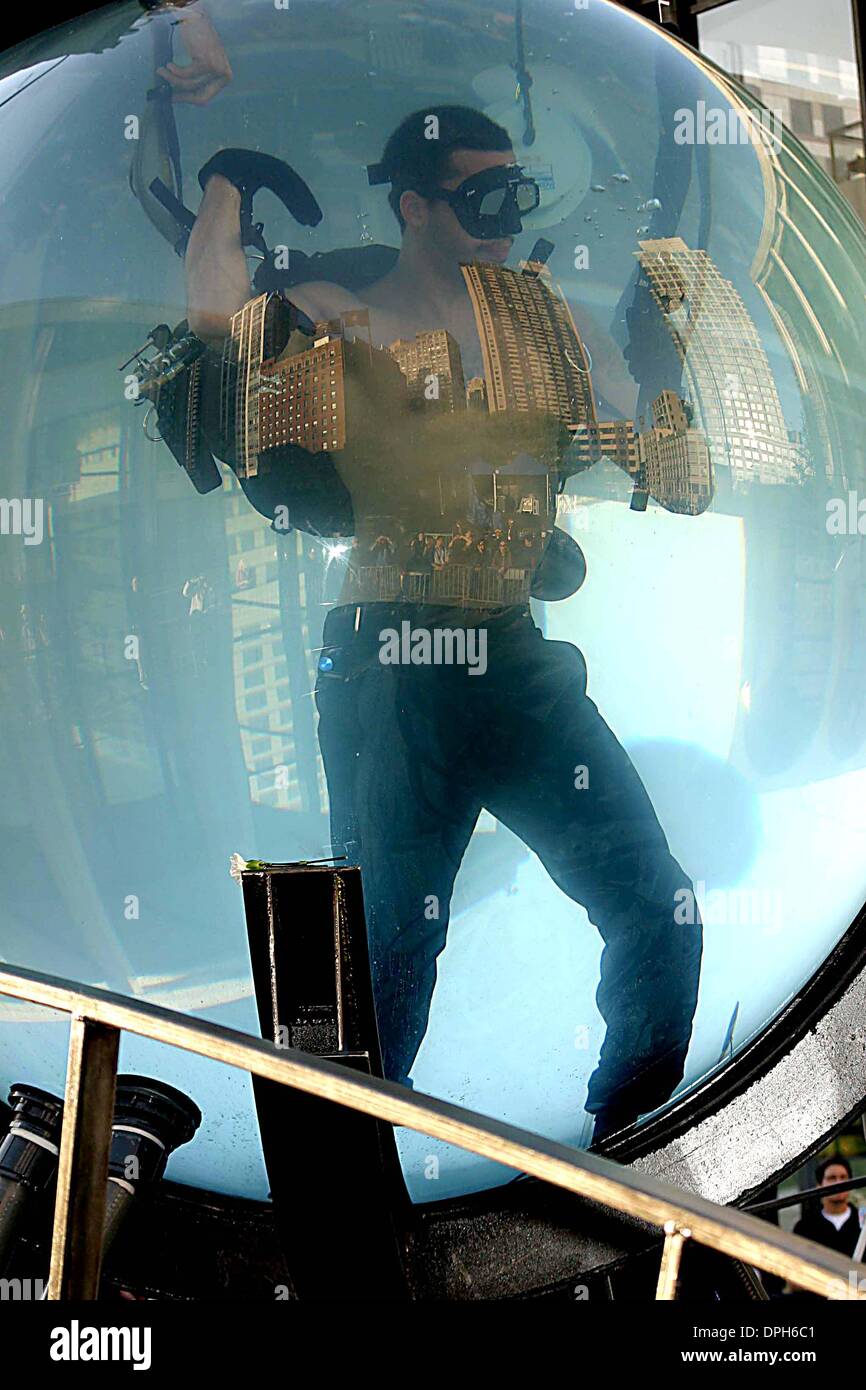 May 1, 2006 - New York, New York, U.S. - K47737ML DAVID BLAINE'S ...
