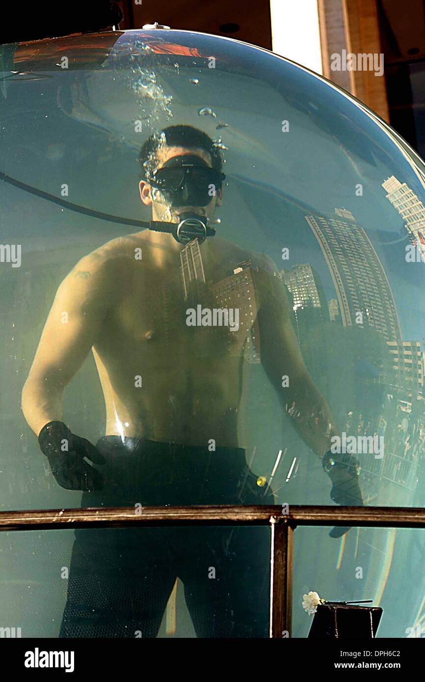 May 1, 2006 - New York, New York, U.S. - K47737ML DAVID BLAINE'S ...