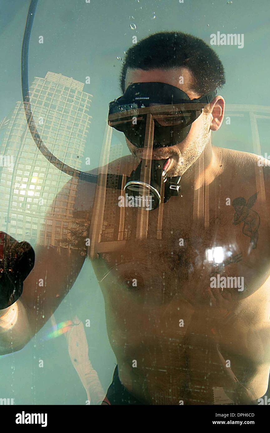 May 1, 2006 - New York, New York, U.S. - K47737ML DAVID BLAINE'S ...