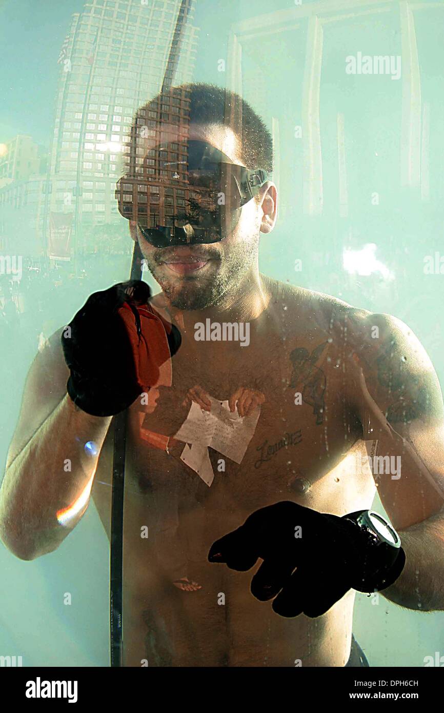 May 1, 2006 - New York, New York, U.S. - K47737ML DAVID BLAINE'S ...
