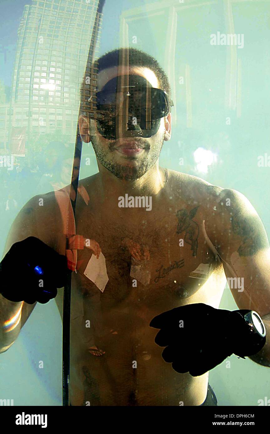 May 1, 2006 - New York, New York, U.S. - K47737ML DAVID BLAINE'S ...