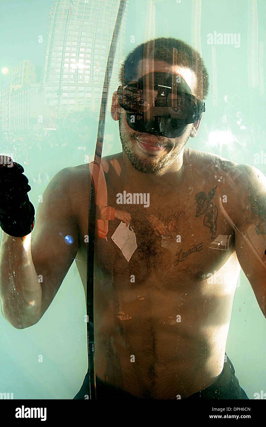 May 1, 2006 - New York, New York, U.S. - K47737ML DAVID BLAINE'S ...