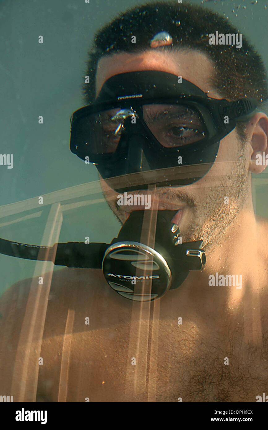 May 1, 2006 - New York, New York, U.S. - K47737ML DAVID BLAINE'S ...
