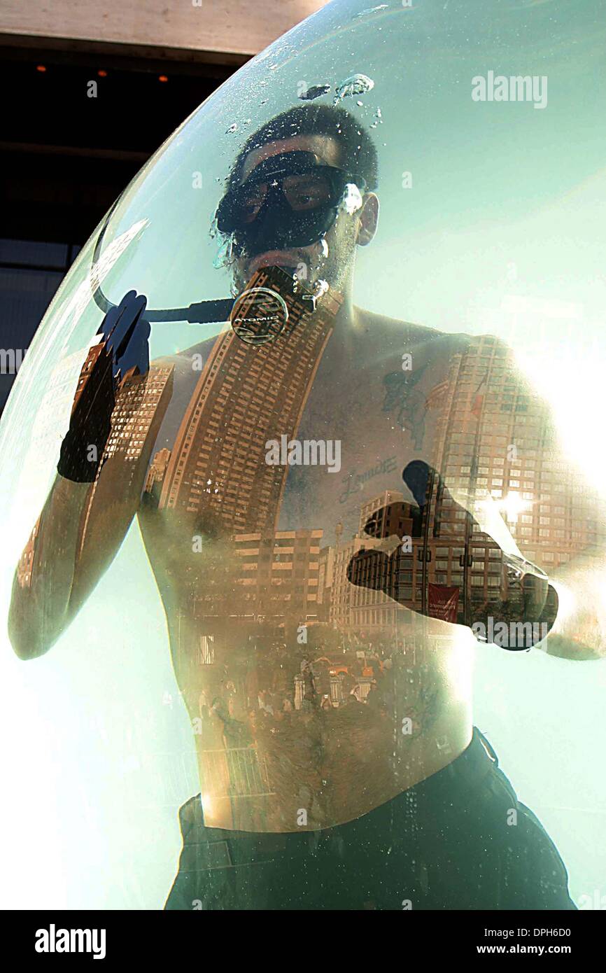 May 1, 2006 - New York, New York, U.S. - K47737ML DAVID BLAINE'S ...