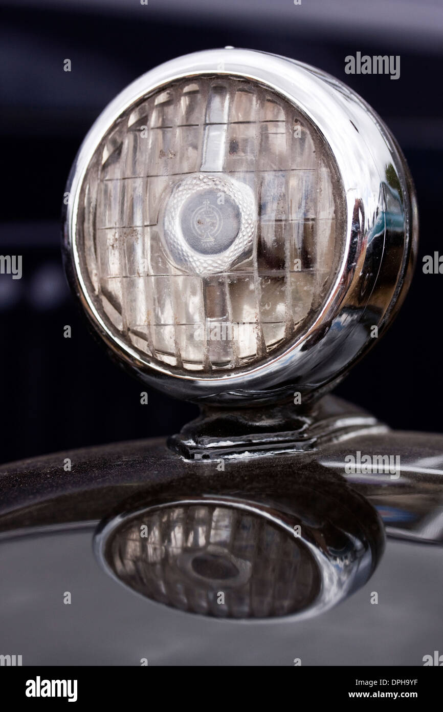 Vintage car headlight hi-res stock photography and images - Alamy