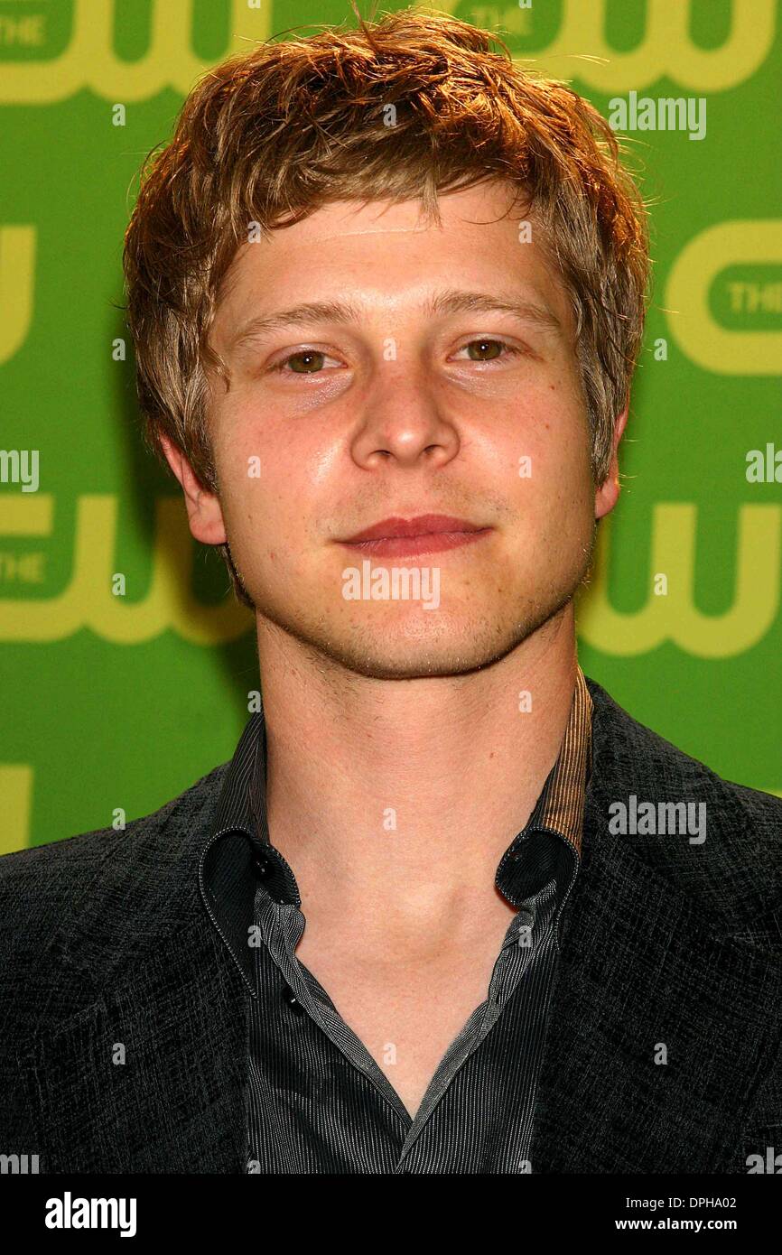 May 17, 2006 - New York, New York, U.S. - K48131ML.THE CW UPFRONT RED ...