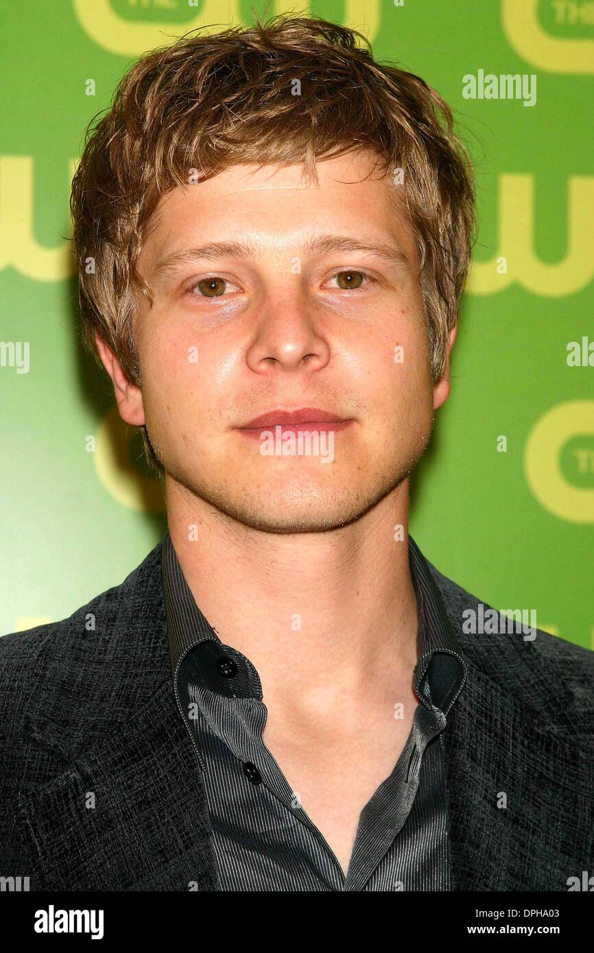 May 17, 2006 - New York, New York, U.S. - K48131ML.THE CW UPFRONT RED ...