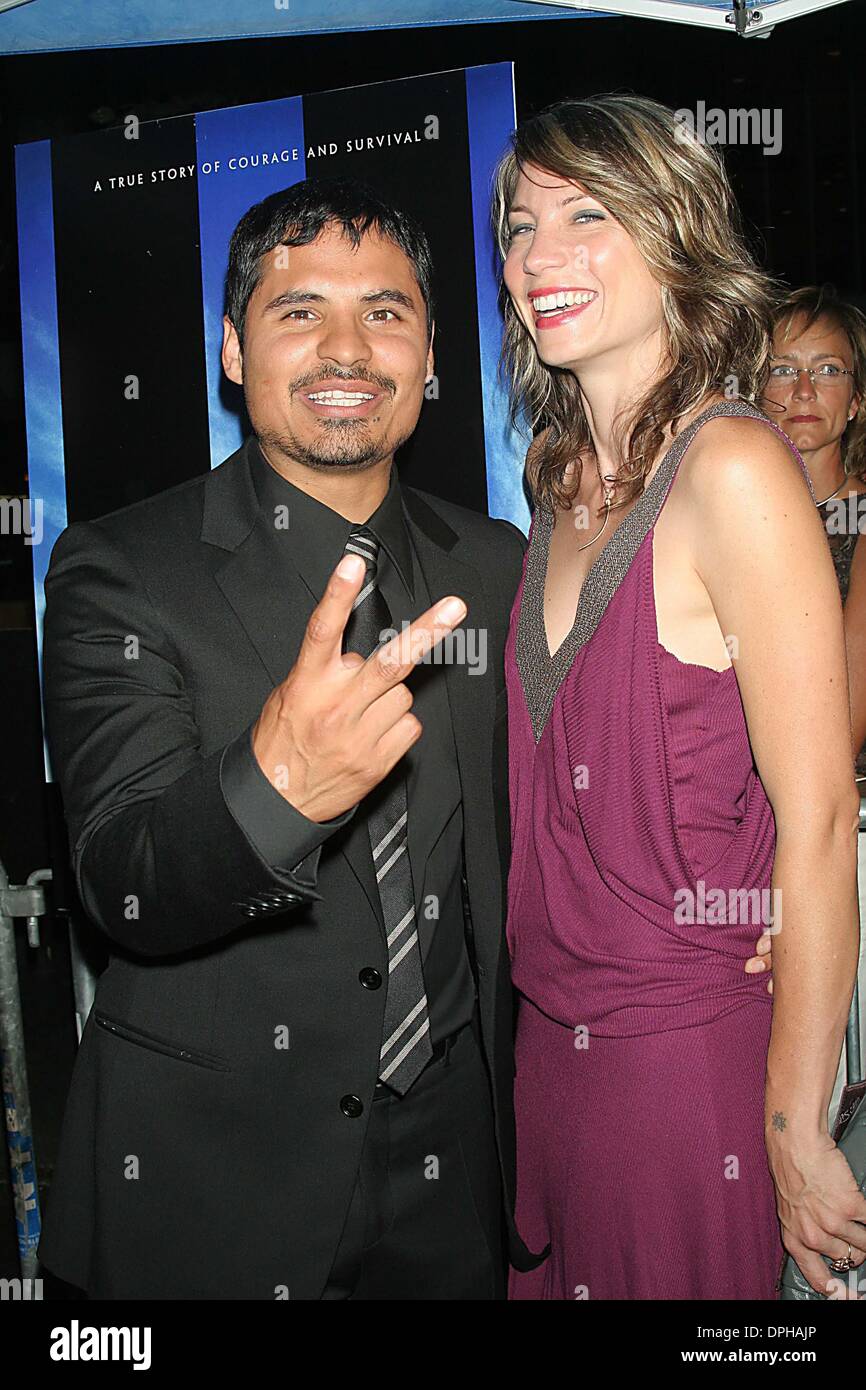 Michael pena world trade center hi-res stock photography and images - Alamy