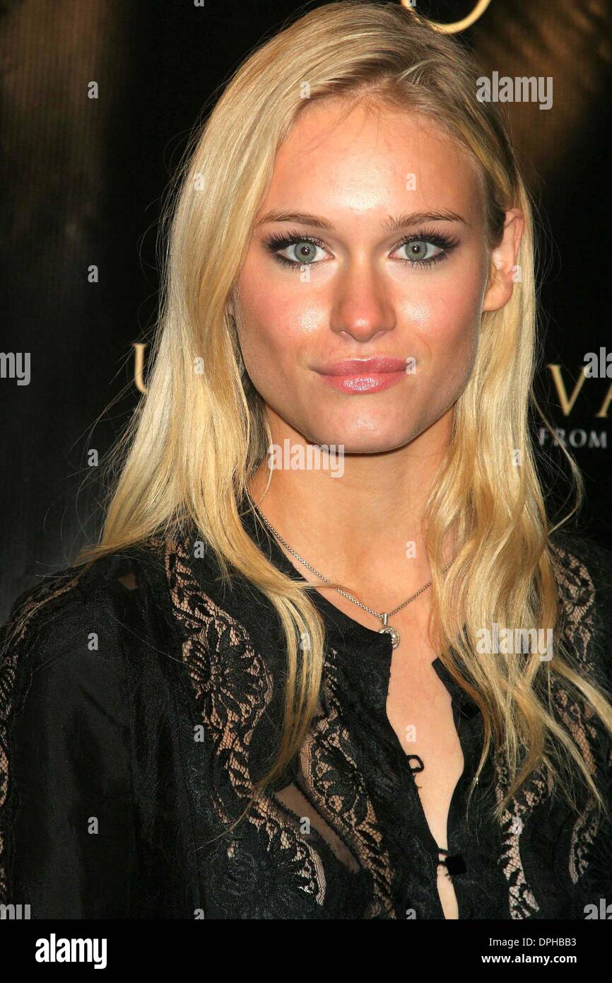 Leven street hi-res stock photography and images - Alamy