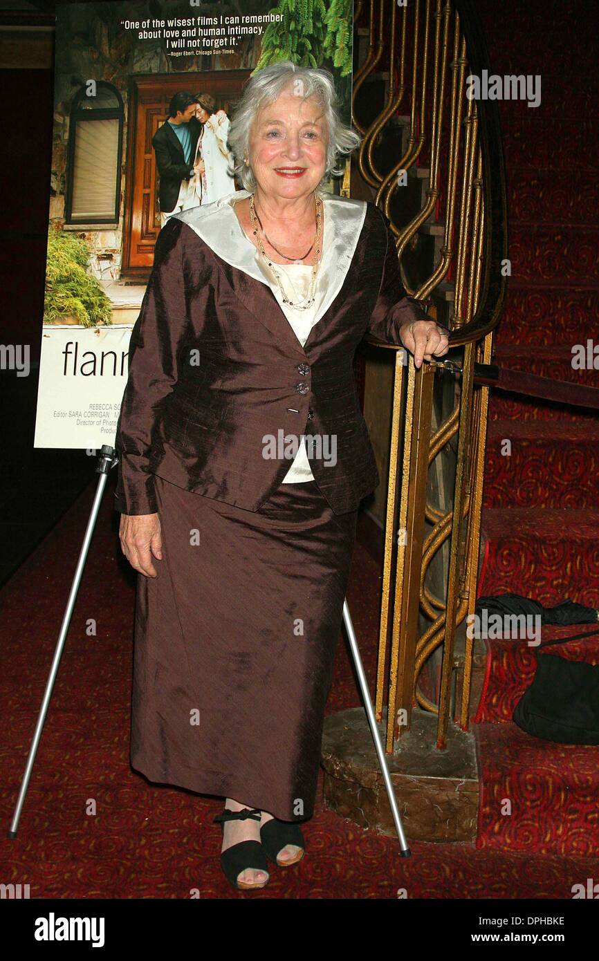 Rebecca schull hi-res stock photography and images - Alamy