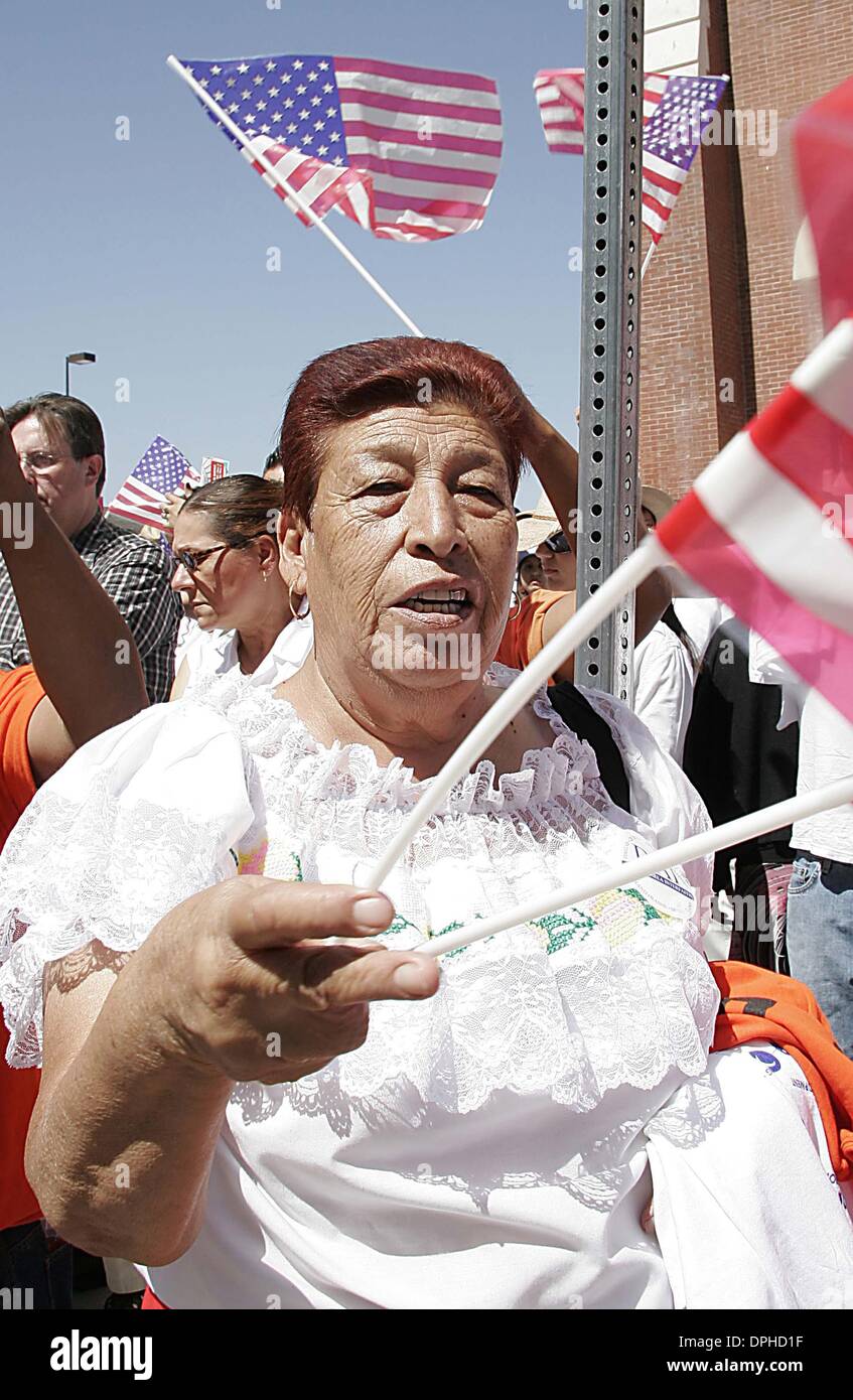 Apr. 9, 2006 - Texas, U.S. - K47500JN.THE LARGEST CIVIL RIGHTS PROTEST ...