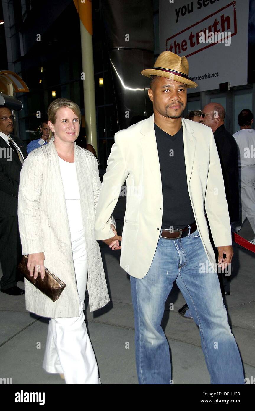 July 20, 2006 - Hollywood, California, U.S. - Sara Kapfer and her ...