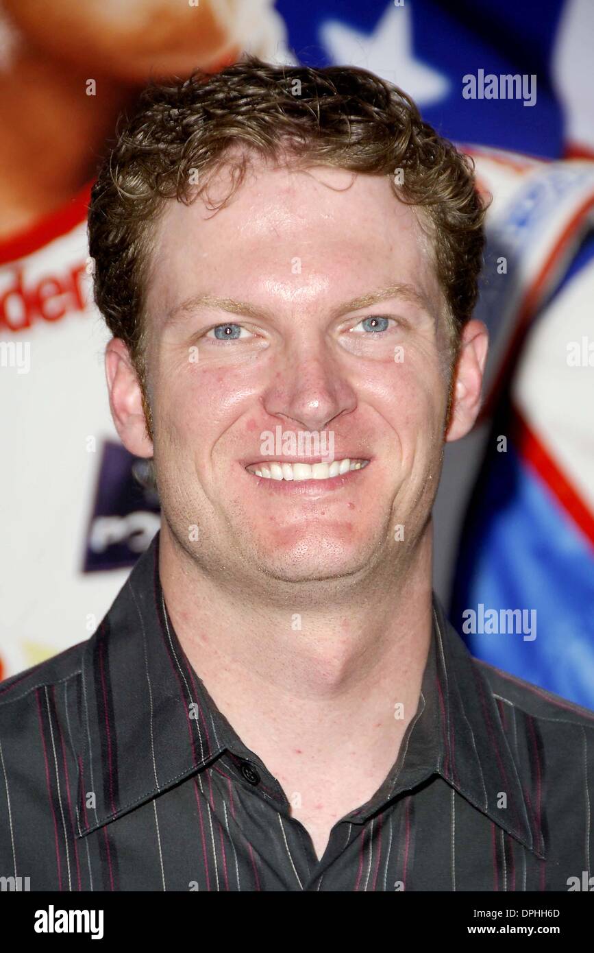 Dale earnhardt jr 2006 hi-res stock photography and images - Alamy