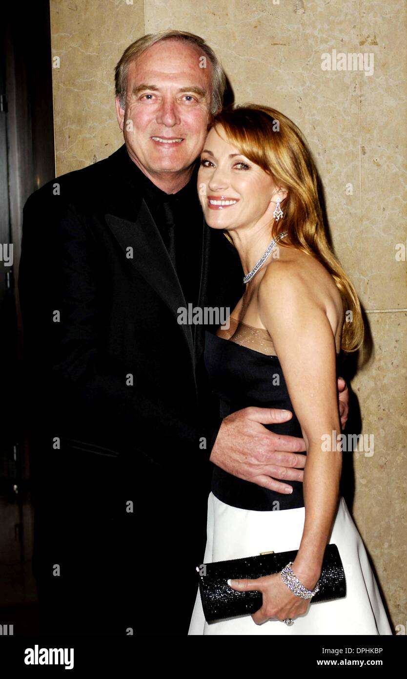 James keach wife jane seymour hi-res stock photography and images - Alamy