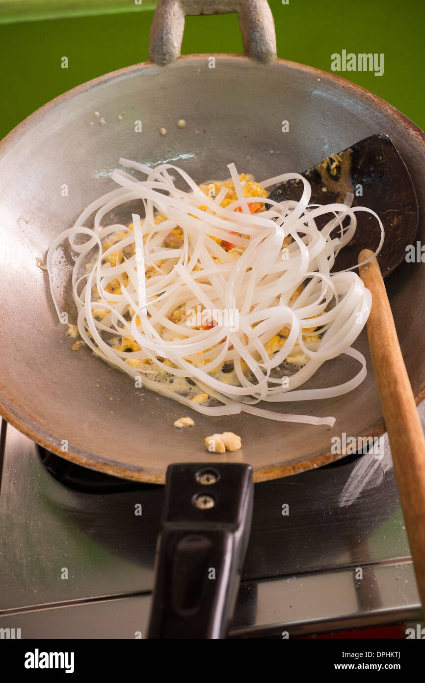 Cooking Pad Thai Stock Photo - Alamy