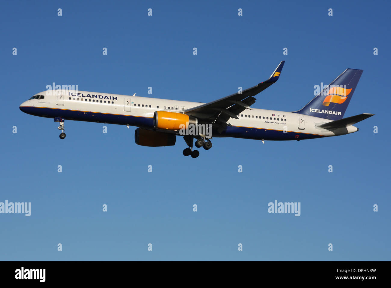 Icelandair plane hi-res stock photography and images - Alamy