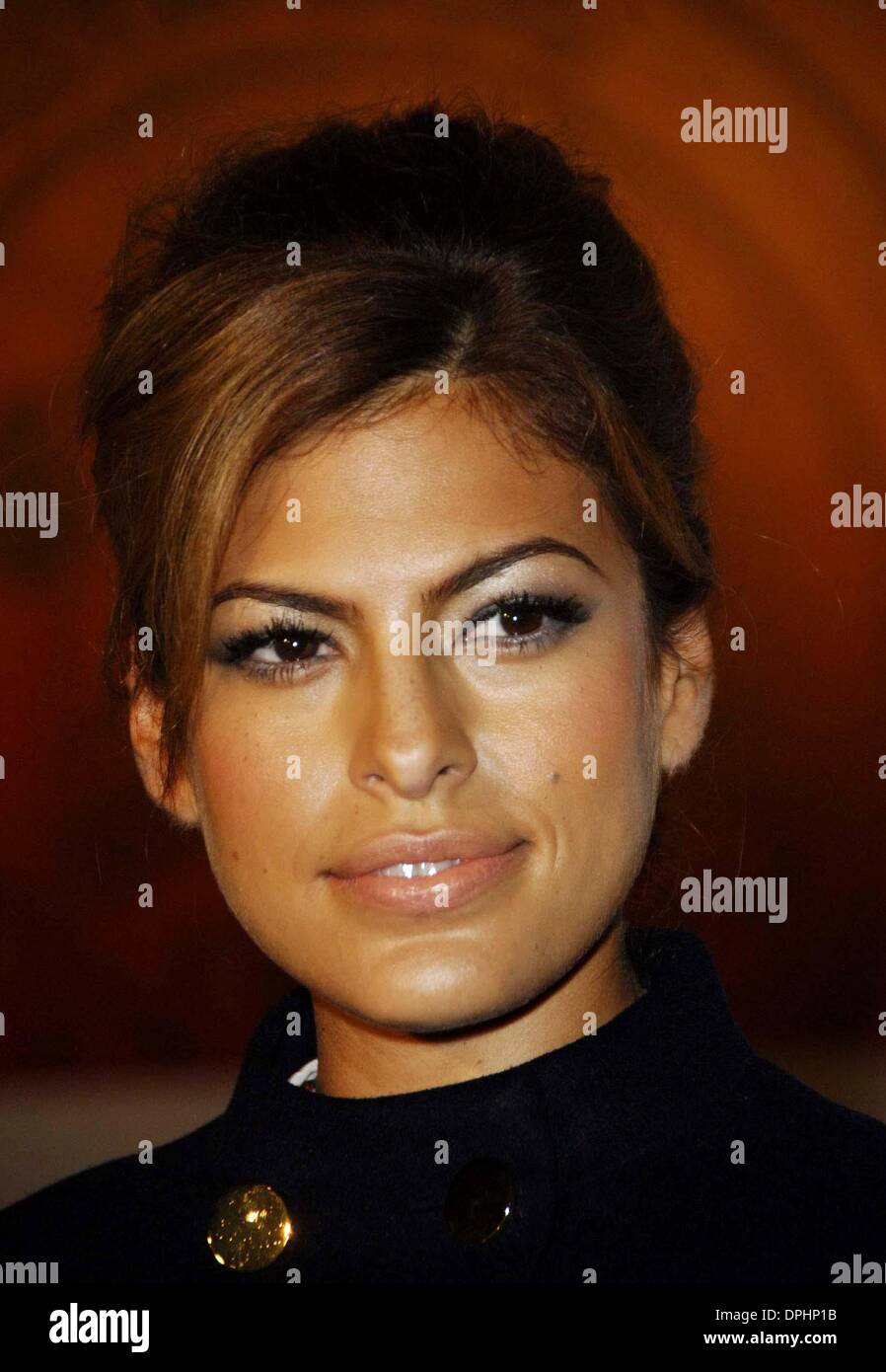Eva mendez premiere hi-res stock photography and images - Alamy